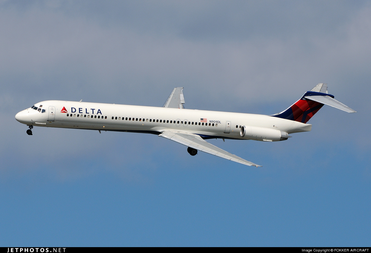 Crash of a McDonnell Douglas MD-88 in LaGuardia | Bureau of Aircraft Accidents Archives